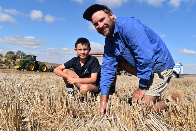 Farmers get on with dry sowing | Two Wells & Districts Echo